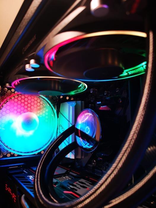 REVOLT: $600 GAMING PC DESKTOP 4C/8T i7 equivalent AMD RYZEN + VEGA or ...