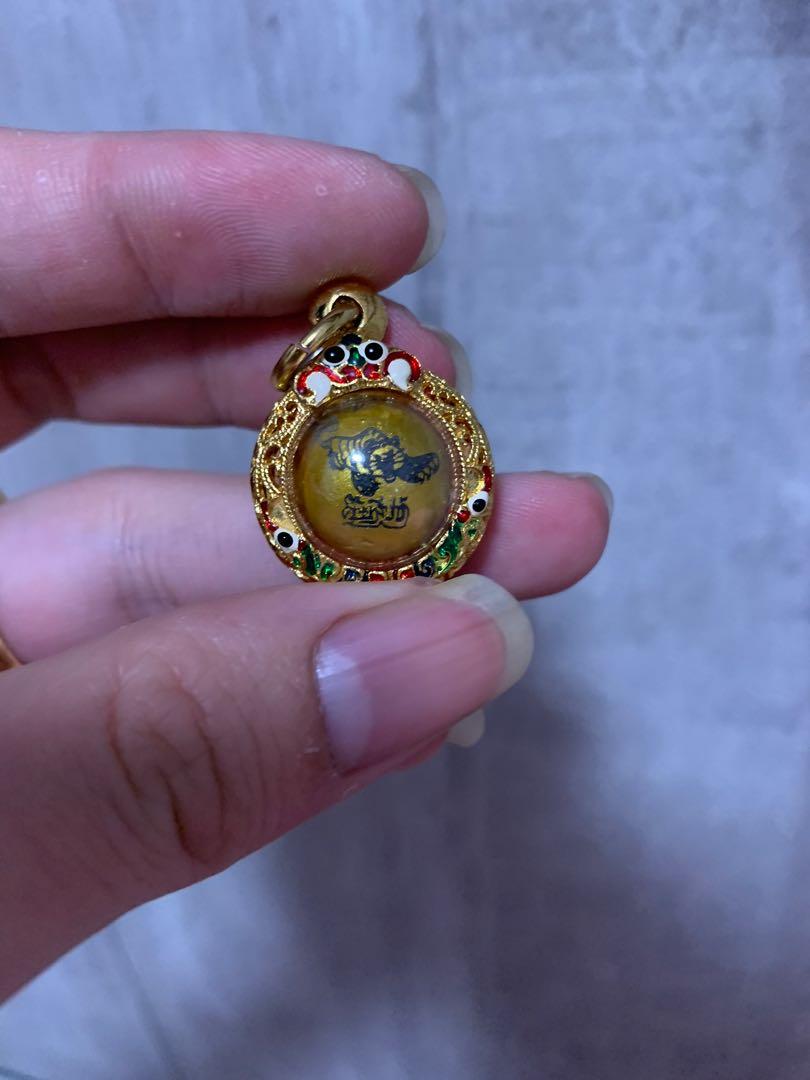 Thai amulet Lp pern loop om, Hobbies & Toys, Memorabilia & Collectibles ...