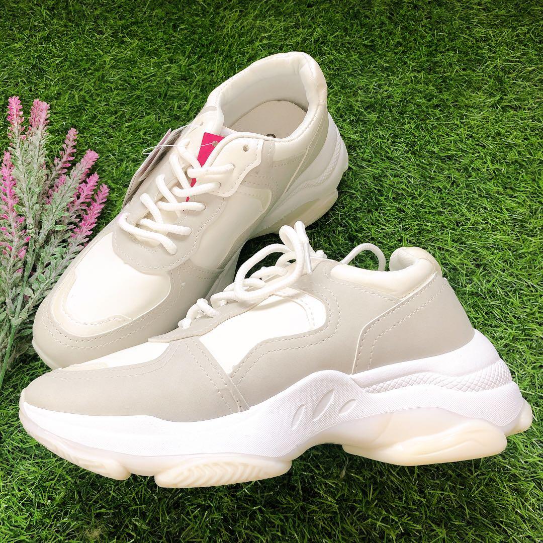 Crissa Shoes, Women's Fashion, Footwear, Sneakers on Carousell