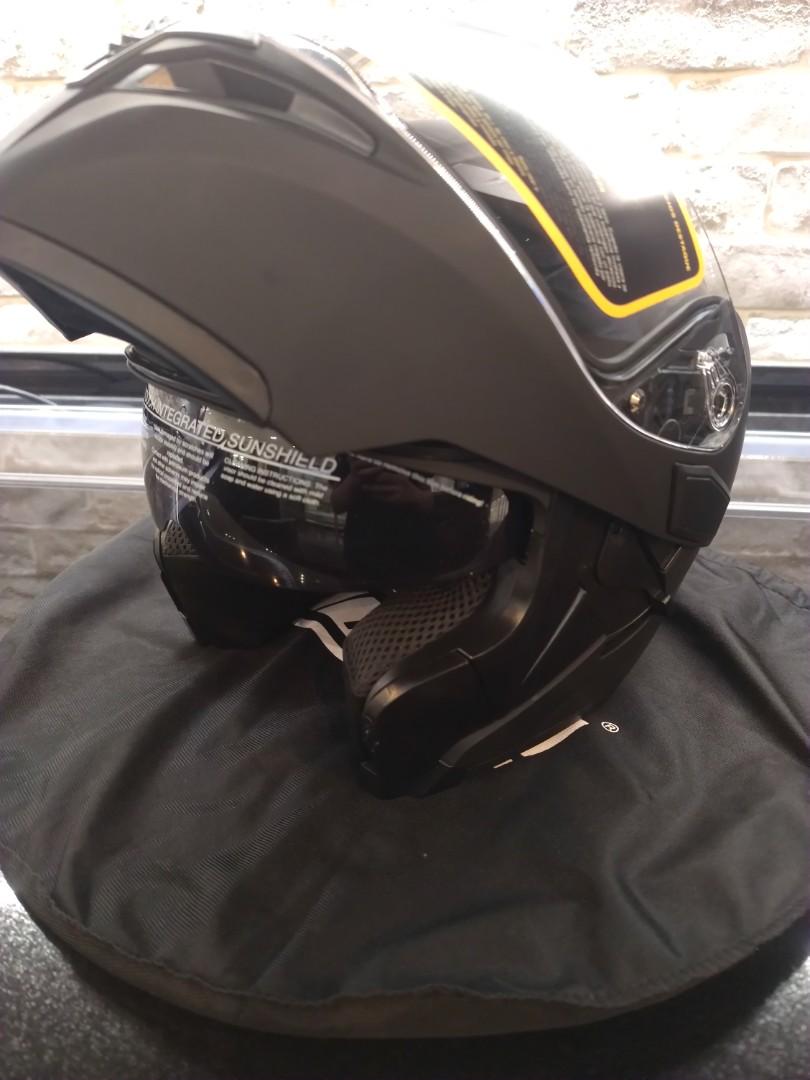 MODULAR HELMET Matte Black, Motorcycles, Motorcycle Apparel on Carousell