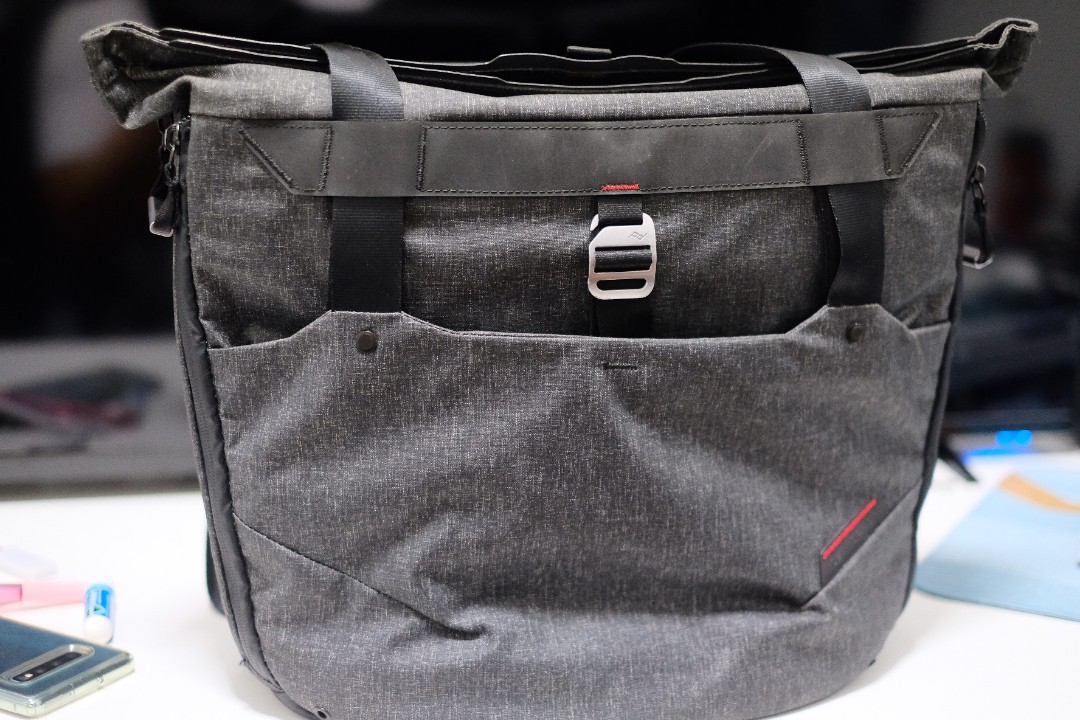 Peak Design Everyday Toute Bag, Photography, Cameras on Carousell