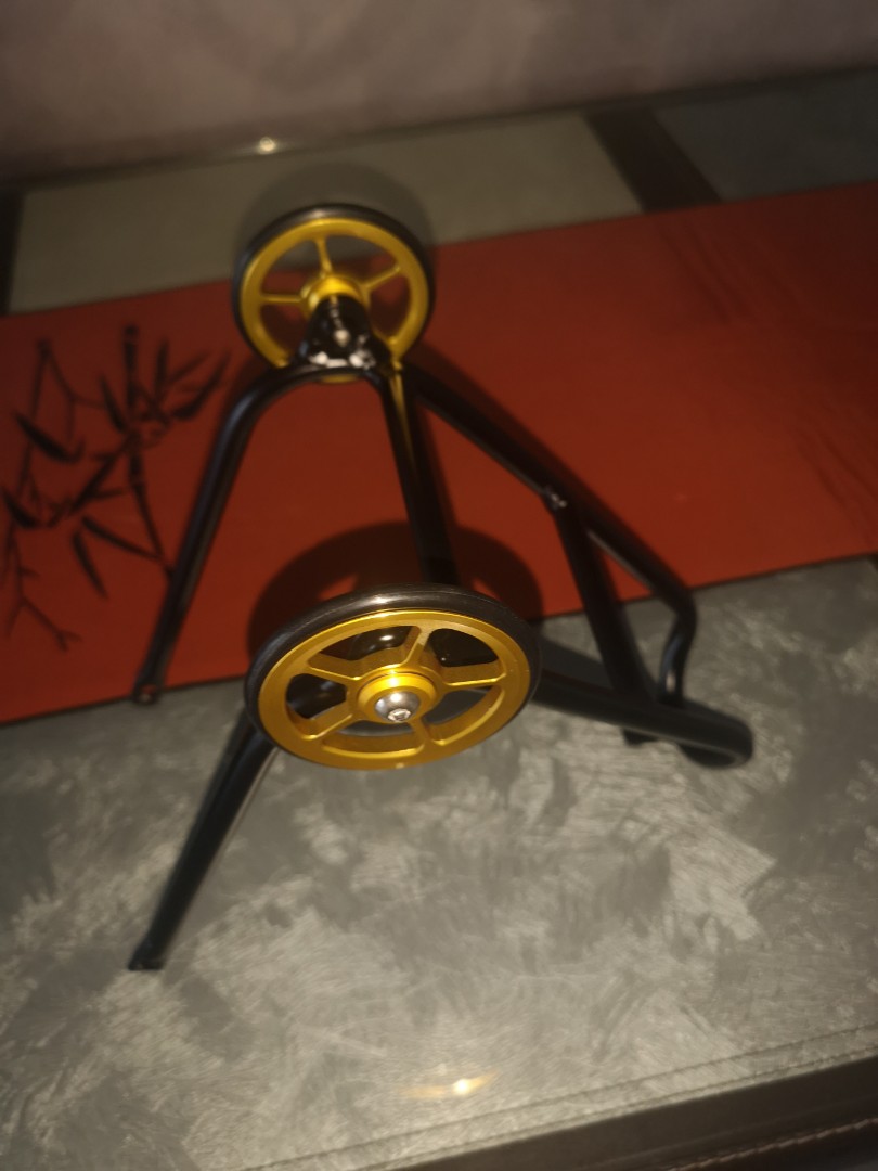 Brompton rear rack with easy wheel, Sports Equipment, Bicycles & Parts ...