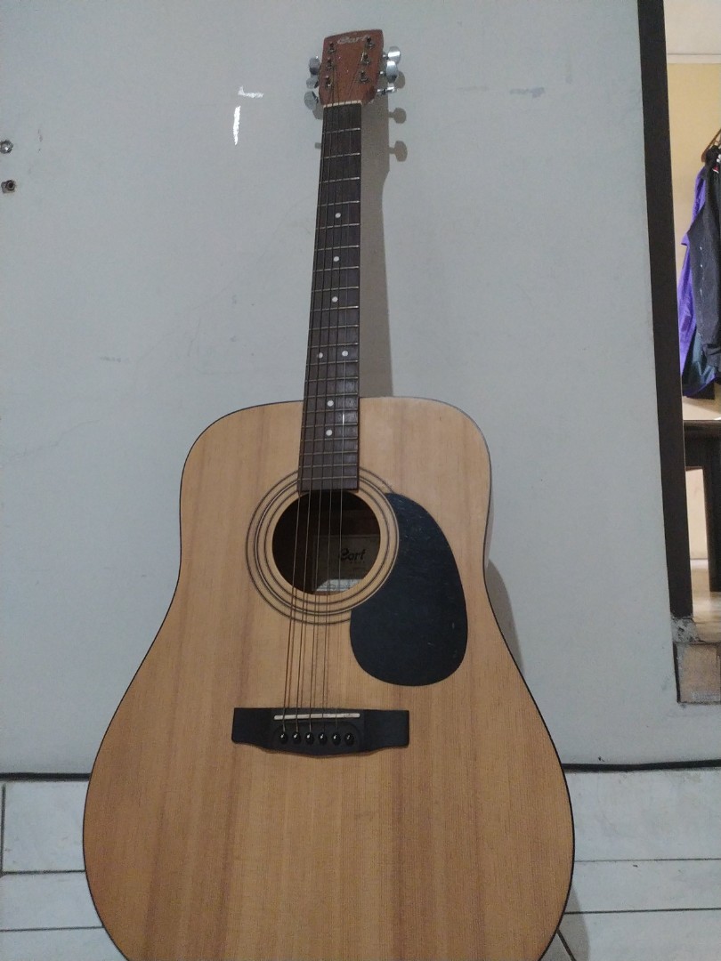 GITAR CORT, Musik & Media, Alat di Carousell