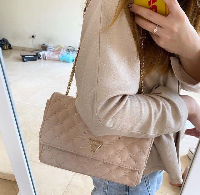 Guess Ryan Glossy Bag, Olshop Fashion, Olshop Wanita di Carousell