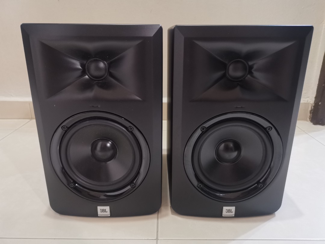 JBL 305 LSR, Audio, Soundbars, Speakers & Amplifiers on Carousell
