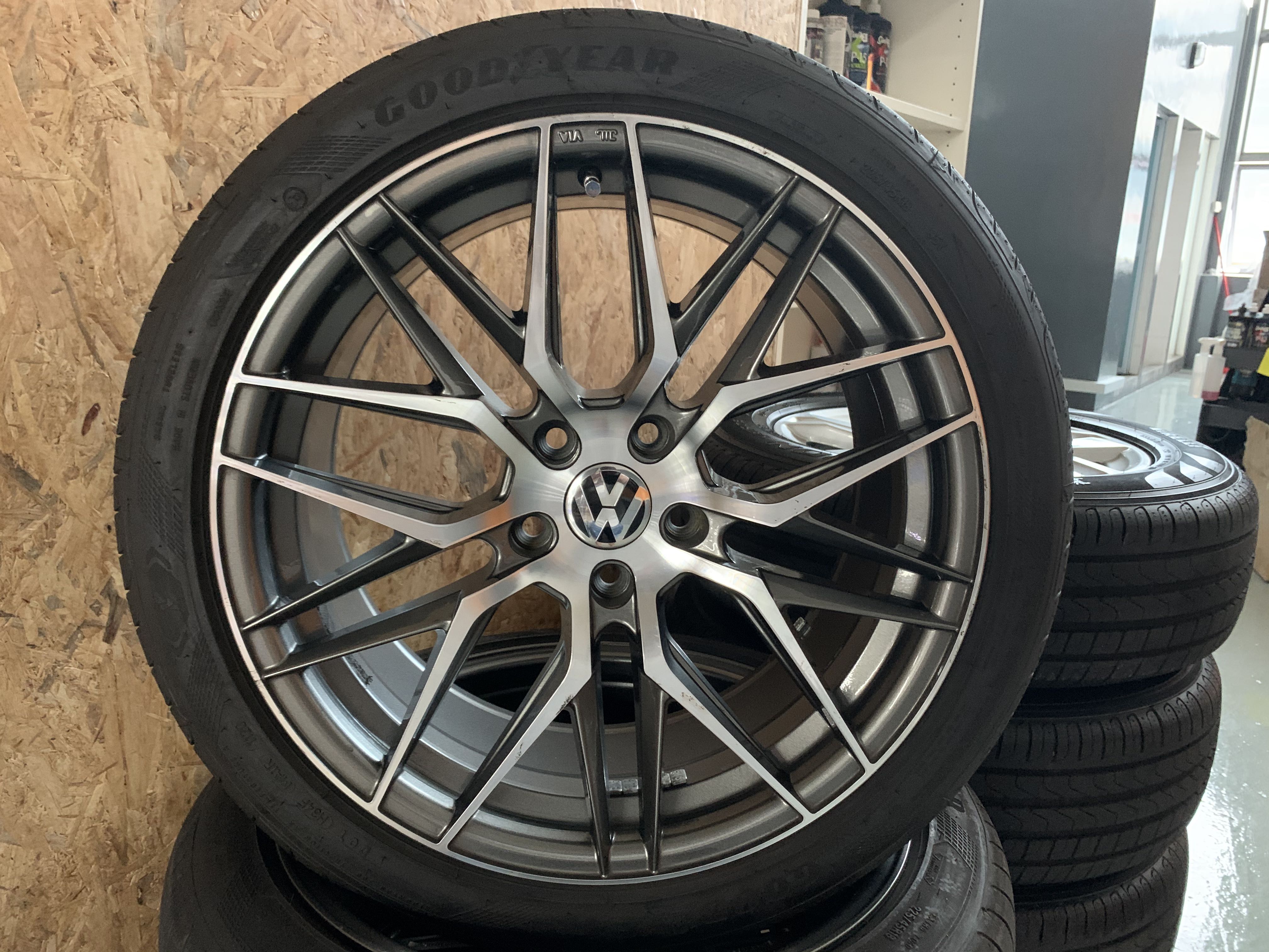 18” Rims & Tyres For Sale, Car Accessories, Tyres & Rims on Carousell