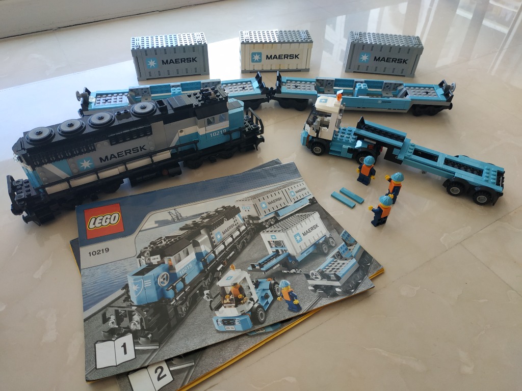 Lego 10219 Maersk Container Train, Toys & Games, Bricks & Figurines on ...