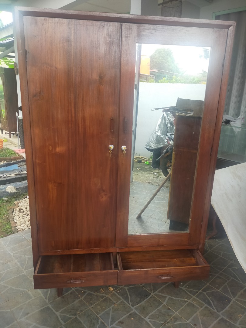 Lemari Kayu Jati, Perabotan Rumah di Carousell