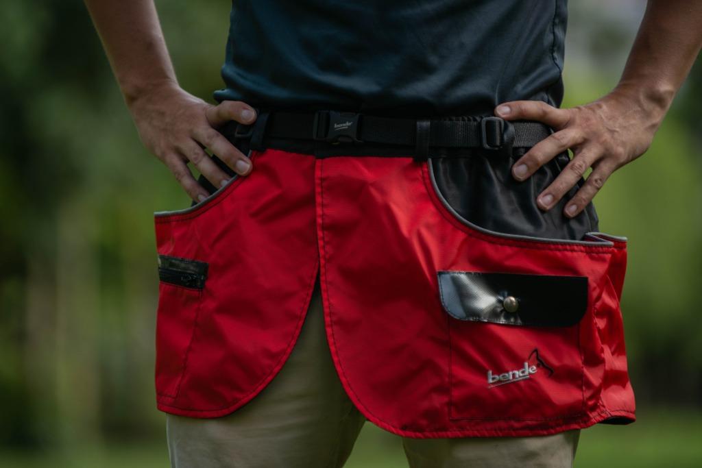 Bende Dog Training Apron / Skirt (Black or Red), Pet Supplies, Homes ...