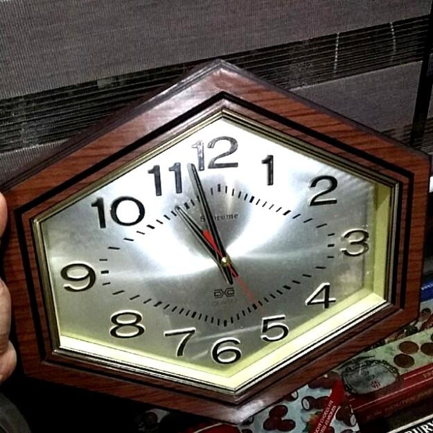 SUPREME Vintage Wall Clock, Hobbies & Toys, Memorabilia & Collectibles ...