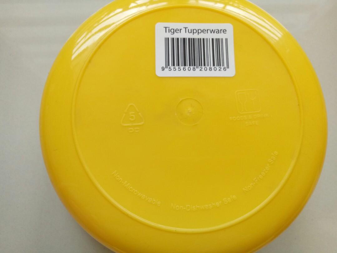 Tupperware /biscuits container/sandwich, Food & Drinks, Chilled ...