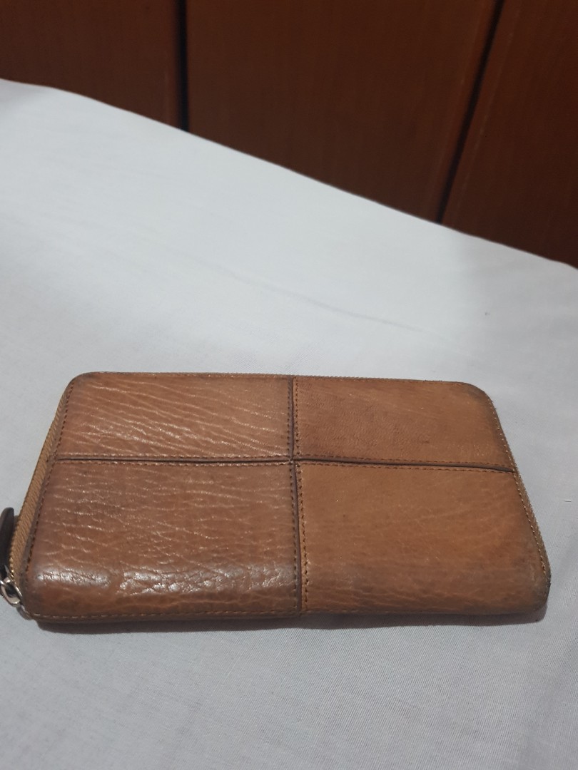 Finn Esker Long wallet, Women's Fashion, Bags & Wallets, Wallets & Card ...