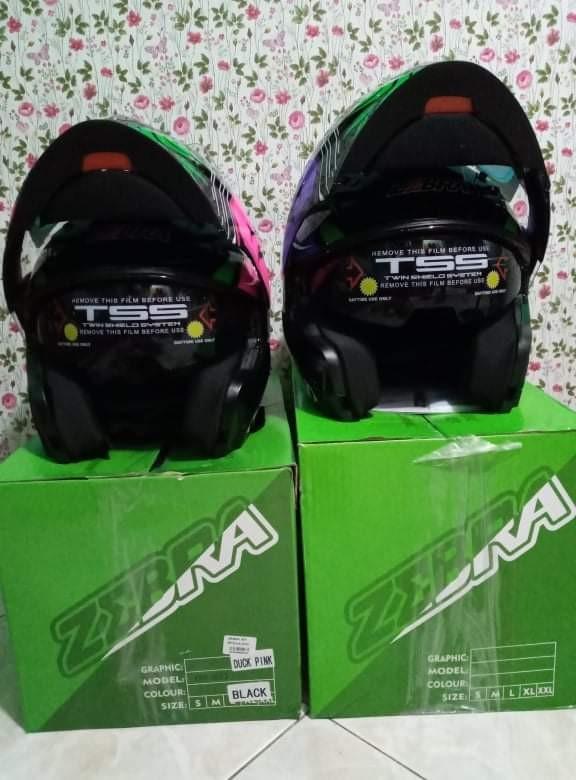 Helmet Zebra Couple Modular Dual Visor, Motorbikes, Motorbike Parts ...