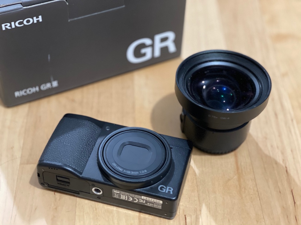 Ricoh GR III GR3 連GA-1, GW-4 廣角鏡 21mm 28mm 行貨過保, 攝影器材 - Carousell
