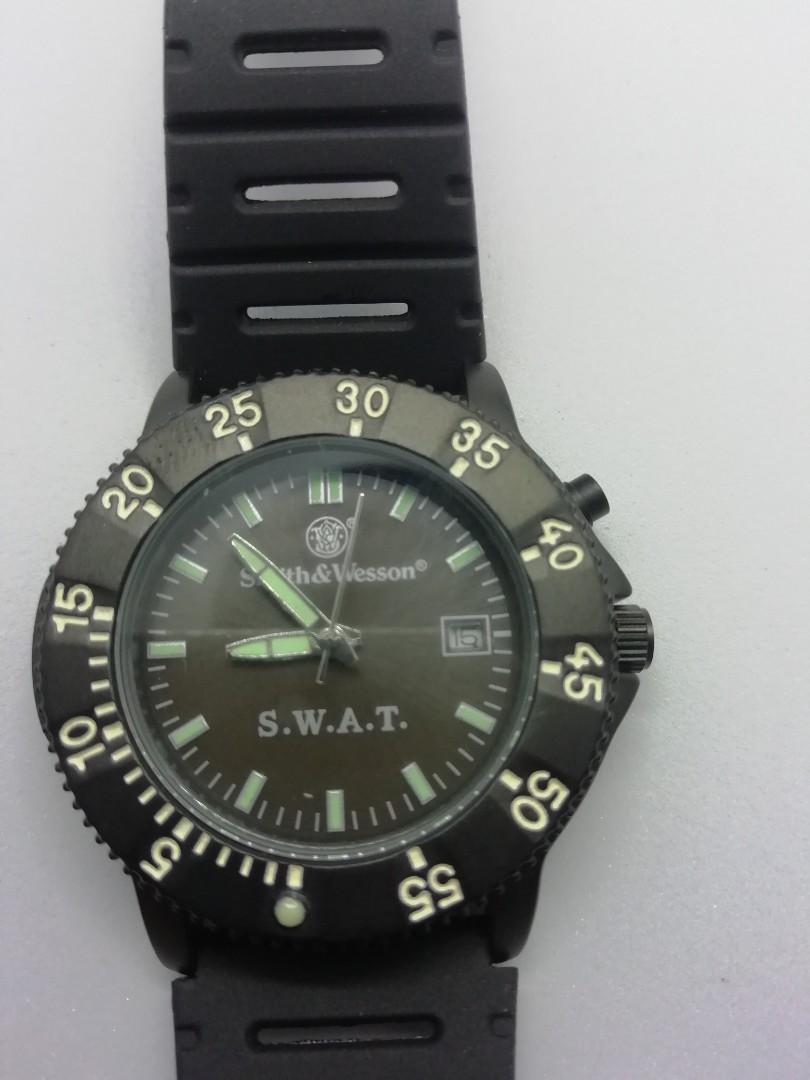 Smith & wesson swat military watch, Women's Fashion, Watches ...