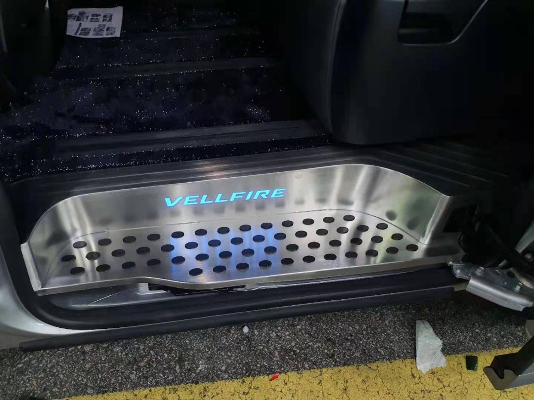 Toyota Alphard Vellfire chrome side step scuff plate, Car Accessories ...