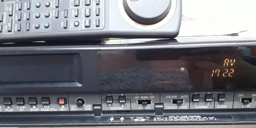 Vintage Sharp VHS/VCR Video Cassette Player/Recorder, Audio, Portable ...