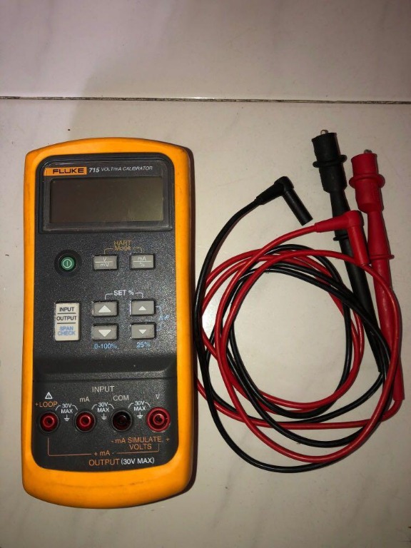 Volt/mA calibrator Fluke 715, Health & Nutrition, Health Monitors & Weighing Scales on Carousell