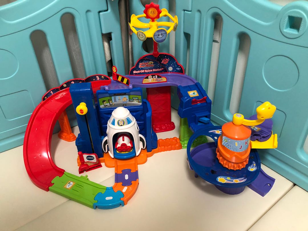 VTech Go! Go! Smart Wheels Blast Off Space Station (English Version ...