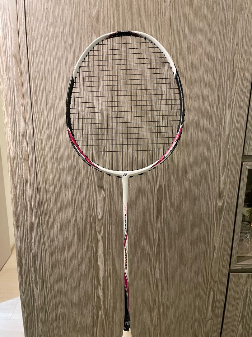 Yonex Voltric I-Force 5U (已絕版), 運動產品, 運動與體育, 運動與體育 - 球拍和球類運動 - Carousell