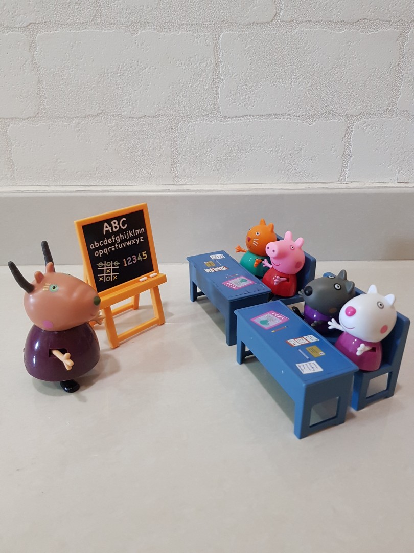 Peppa Pigs Classroom Playset, Hobbies & Toys, Toys & Games on Carousell