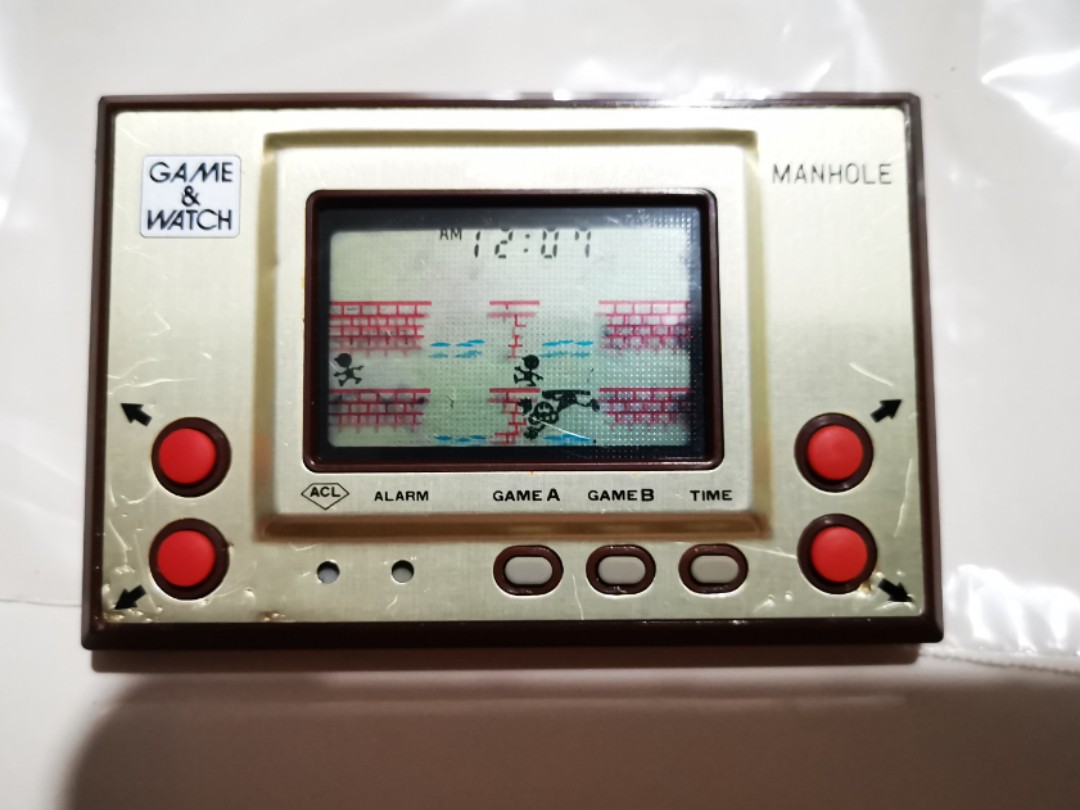 Vintage Nintendo game & watch - Manhole - 1981, Video Gaming, Video ...