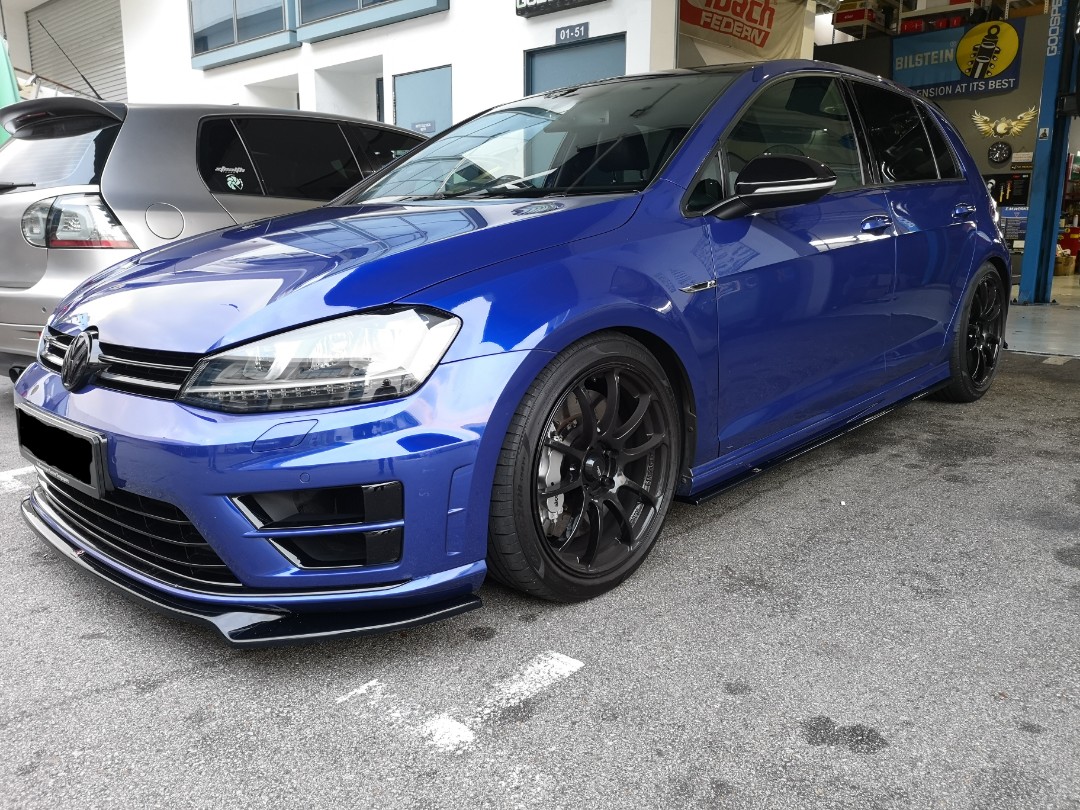 Maxton Design full kit installed on VW Golf 7R, Car Accessories ...