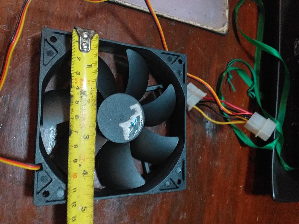 AeroCool AV12025 12cm x 12cm Computer System Unit (CSU) Case Fan for ...