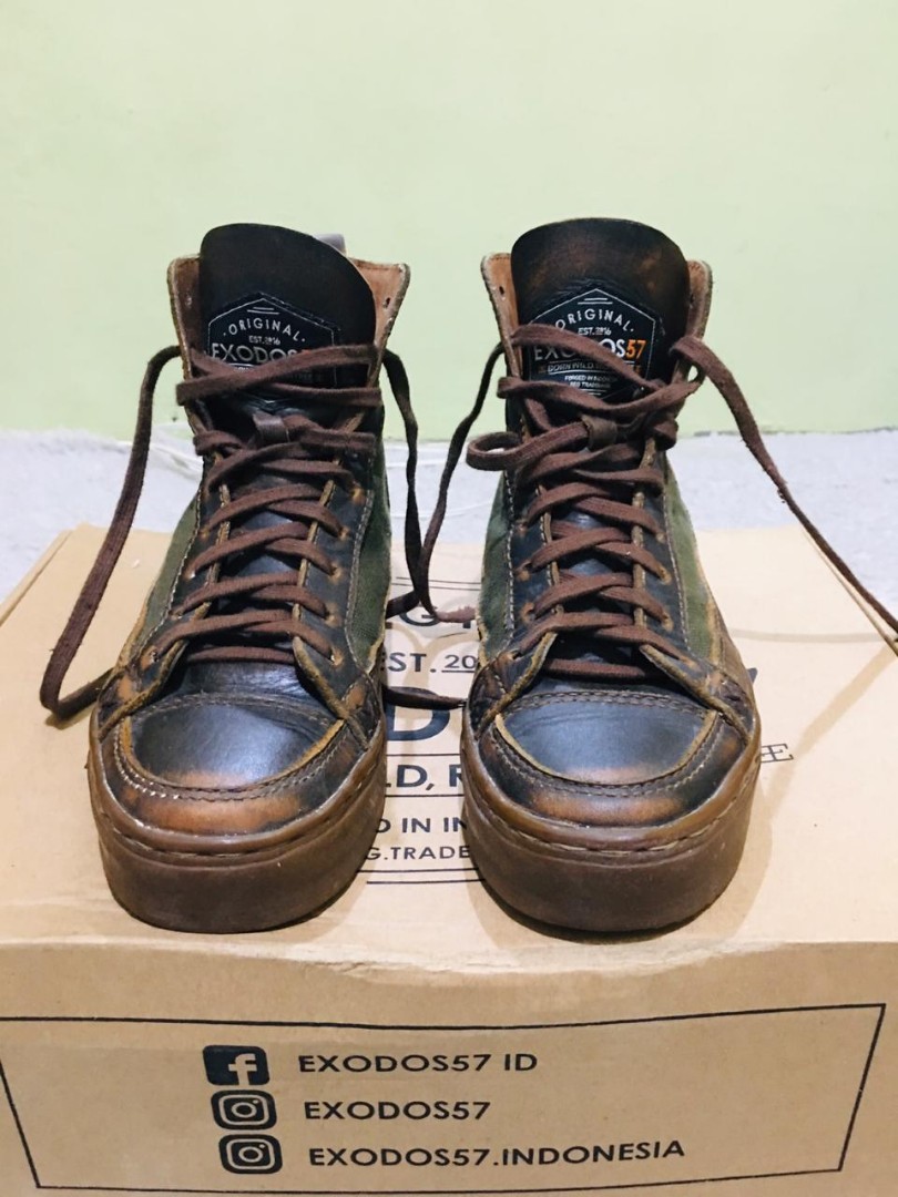 Exodos leather ozora army, Fesyen Wanita, Sepatu di Carousell