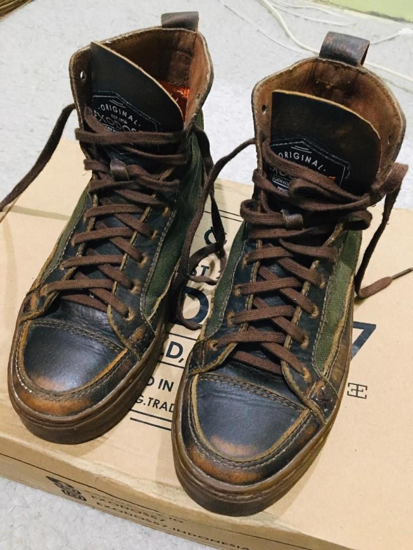 Exodos leather ozora army, Fesyen Wanita, Sepatu di Carousell