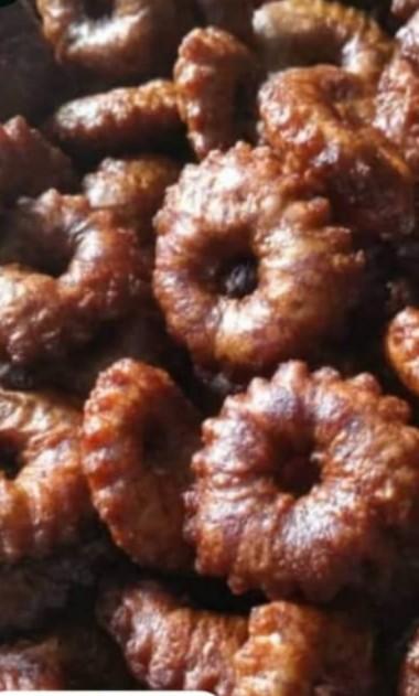 Kuih layang & kuih deram, Food & Drinks, Local Eats on Carousell