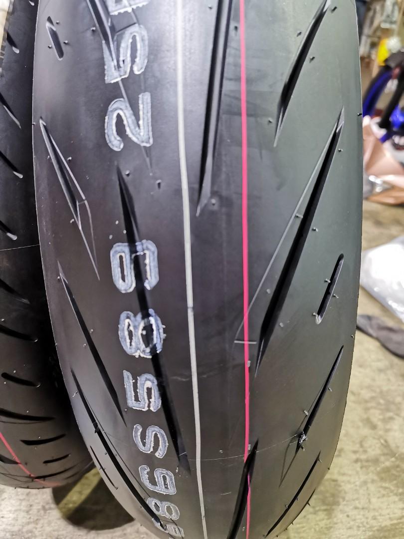 R15 Battlax S22 Tyres, Motorcycles, Motorcycle Accessories on Carousell