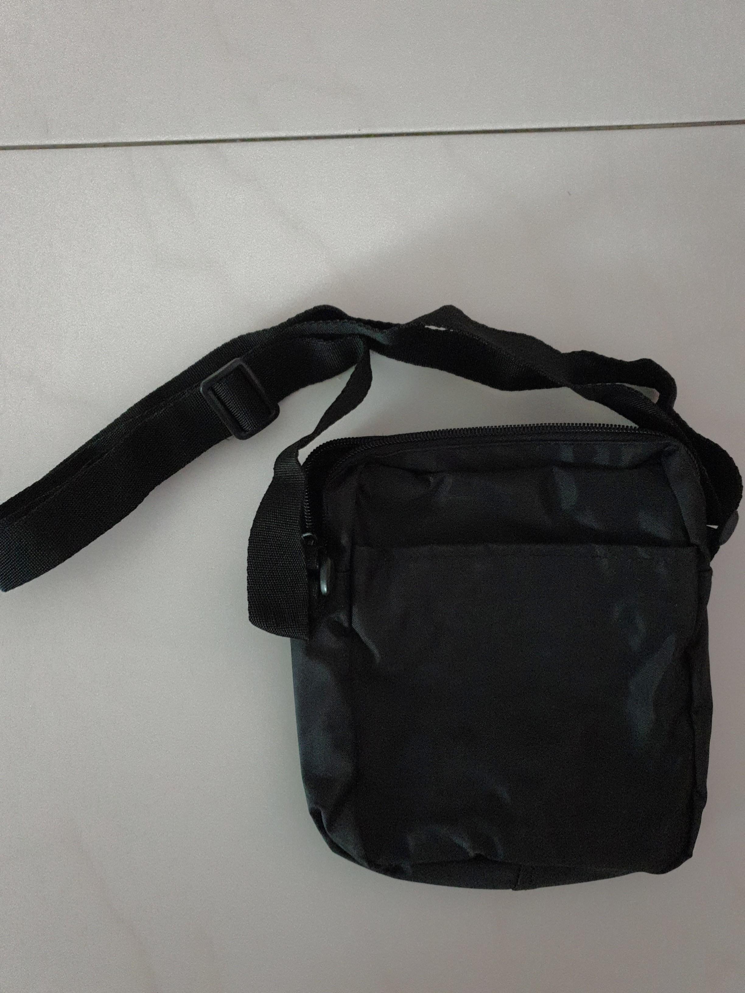 United Colors of Benetton Black Small Sling Bag, Men's Fashion, Bags ...