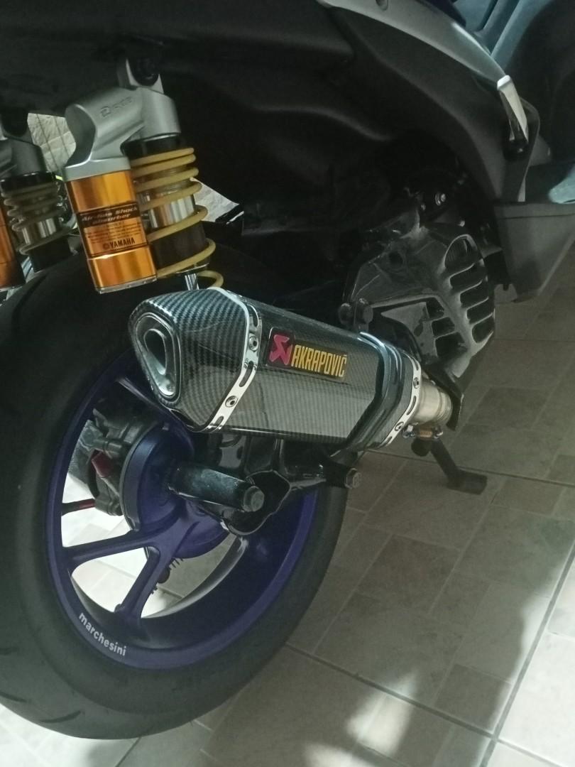 Akrapovic with VMax elbow for Yamaha Aerox, Motorbikes, Motorbike Parts ...
