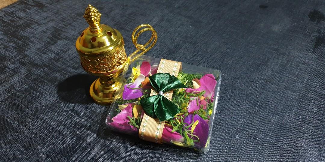 Bunga rampai box (with ribbon), Hobbies & Toys, Stationery & Craft ...