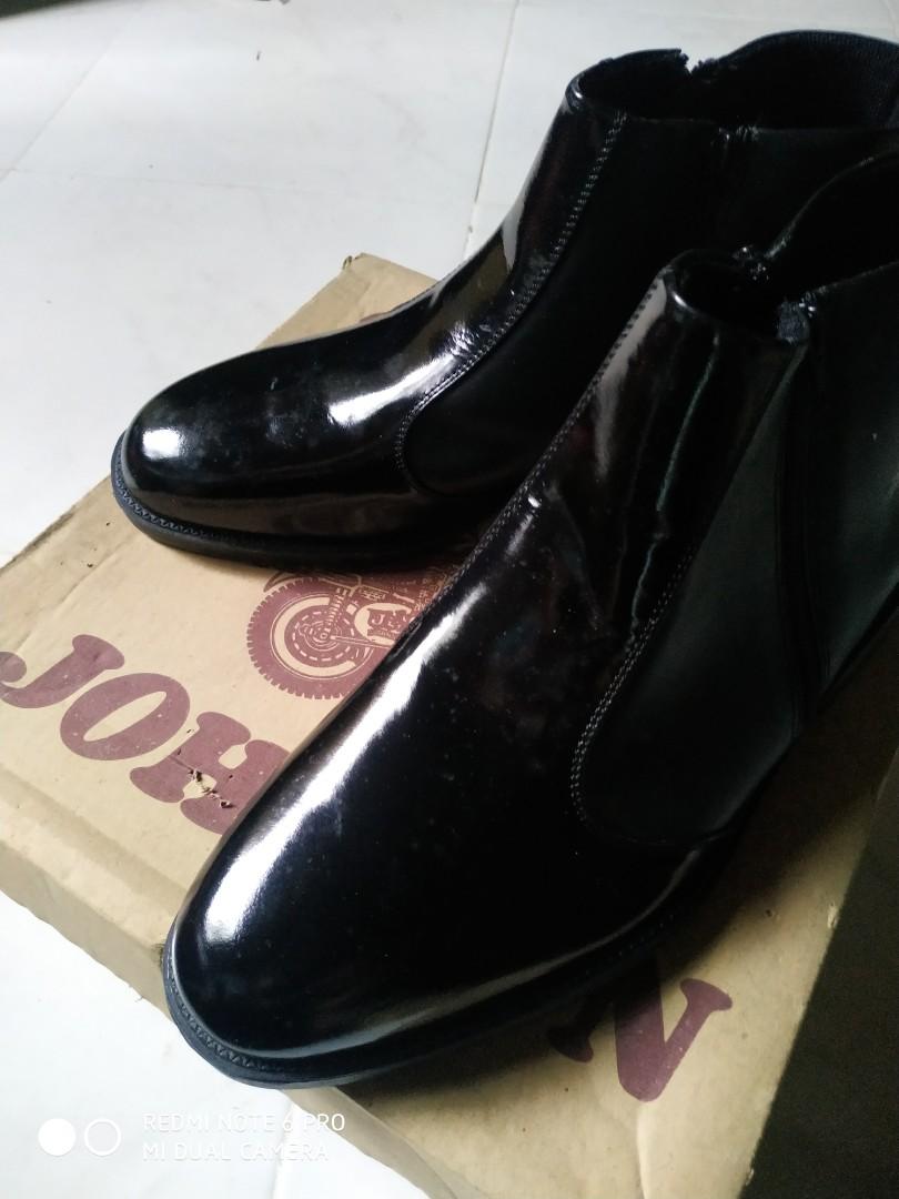 Kasut Johnson Original, Men's Fashion, Footwear, Boots on Carousell