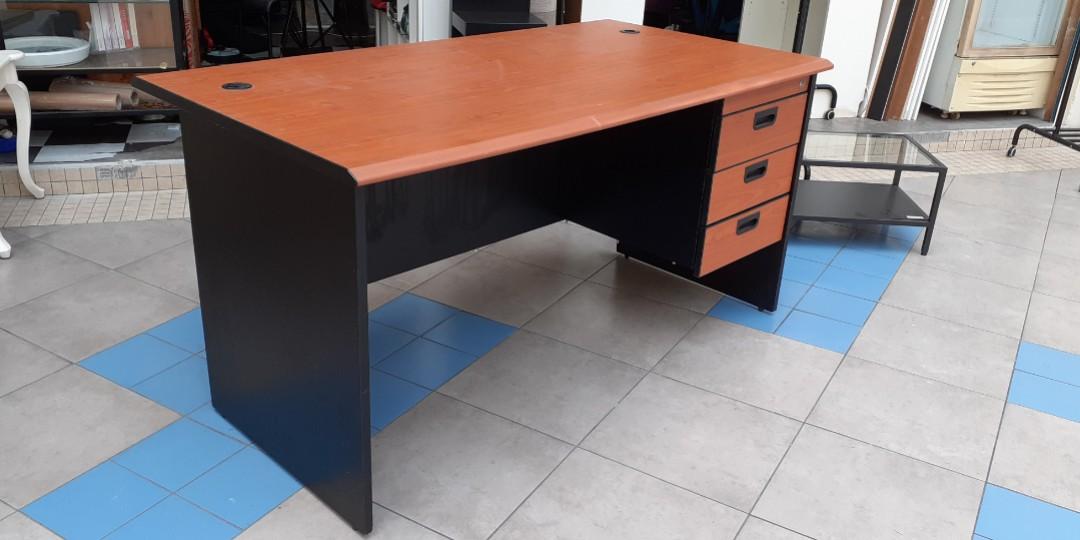 Office Table / Office Desk / Meja Office / Meja Ofis, Furniture & Home ...