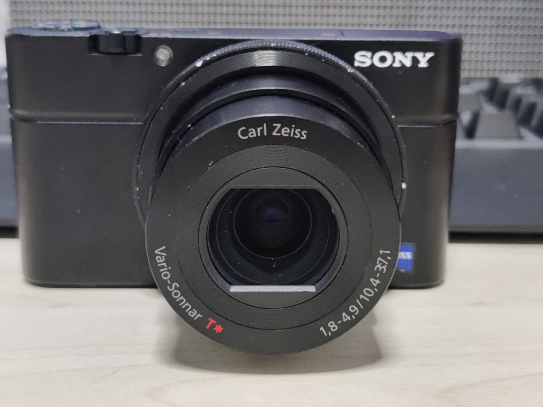 Sony RX100 M1 first generation, Photography, Cameras, Digital Cameras ...