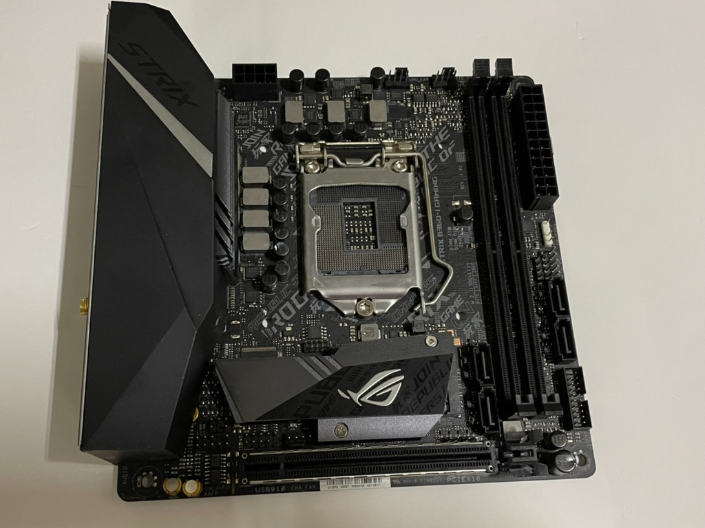 ASUS ROG STRIX B360I 主機板, 電腦及科技產品, 電腦周邊產品, 電腦周邊產品在旋轉拍賣