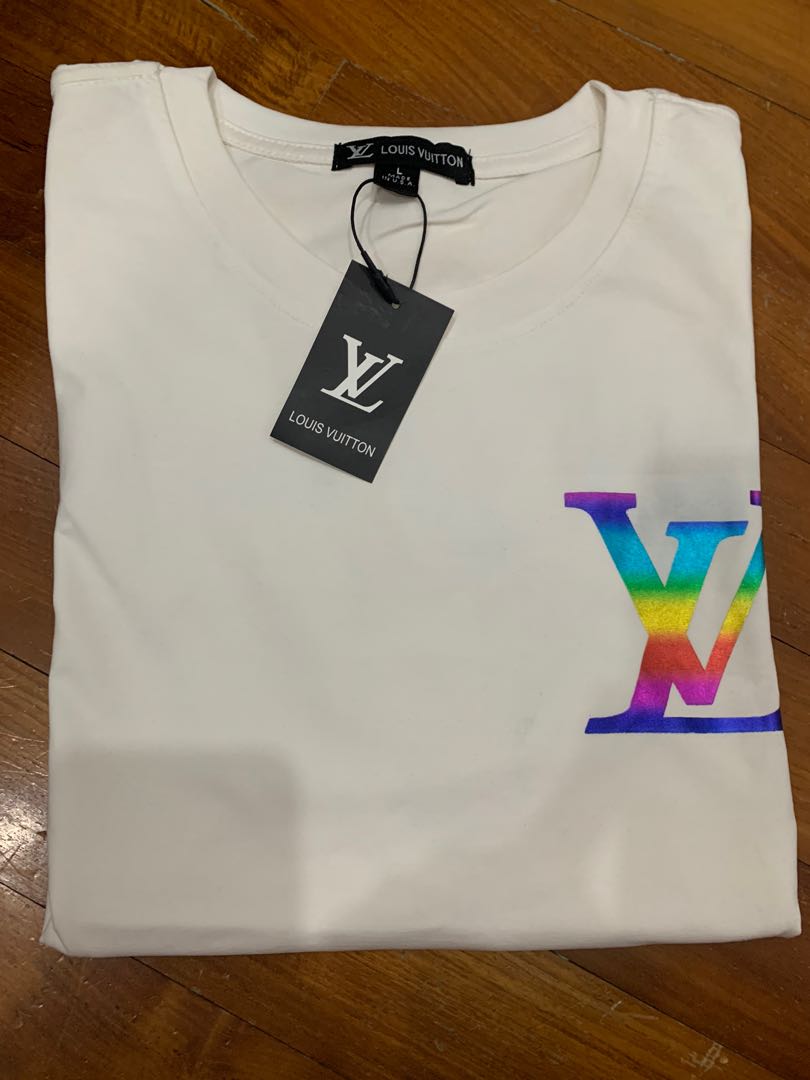 LV rainbow reflective front & back wordings Tee (white), Men's Fashion ...