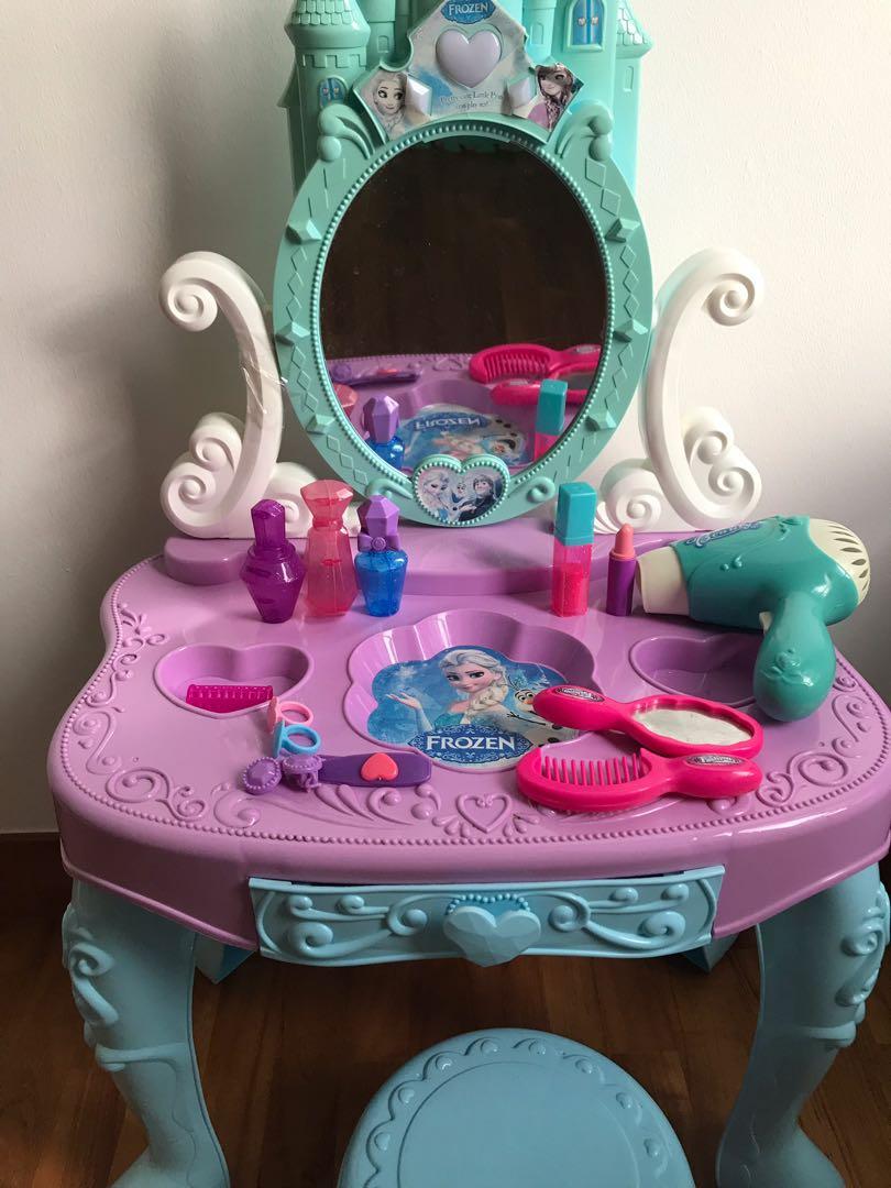 Frozen dressing table for kids, Babies & Kids, Baby Nursery & Kids ...