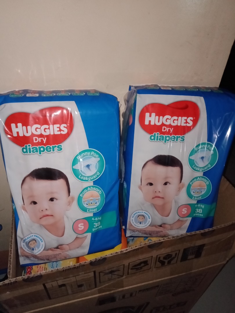 Huggies small, Babies & Kids, Bathing & Changing, Diapers & Baby Wipes ...