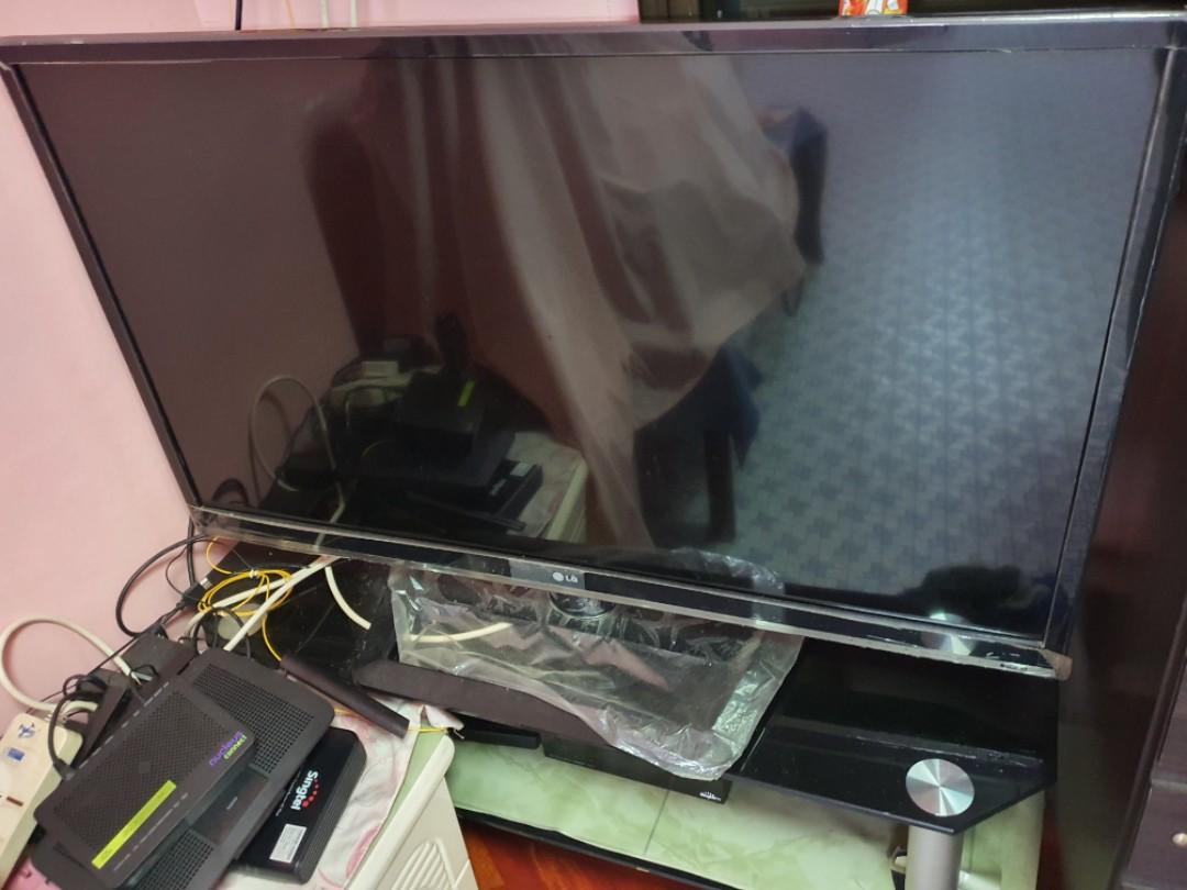 *LAST PRICE DROP* LG Smart TV 42 Inch (42LS5700), TV & Home Appliances ...