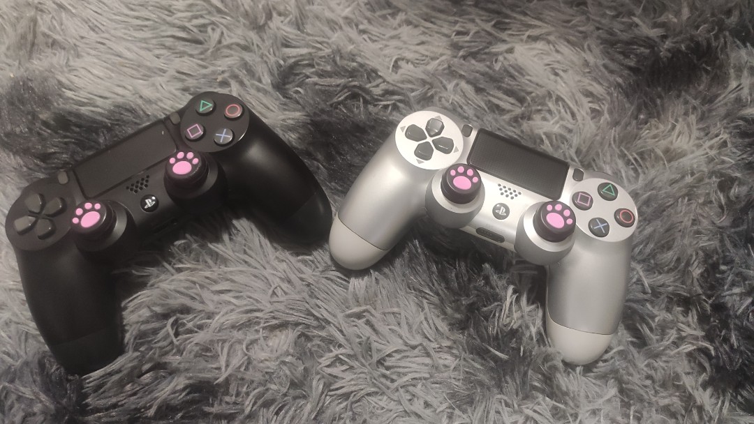 PS4 PRO 1TB Complete with 2 DS4/Stand/Game, Video Gaming, Video Game ...