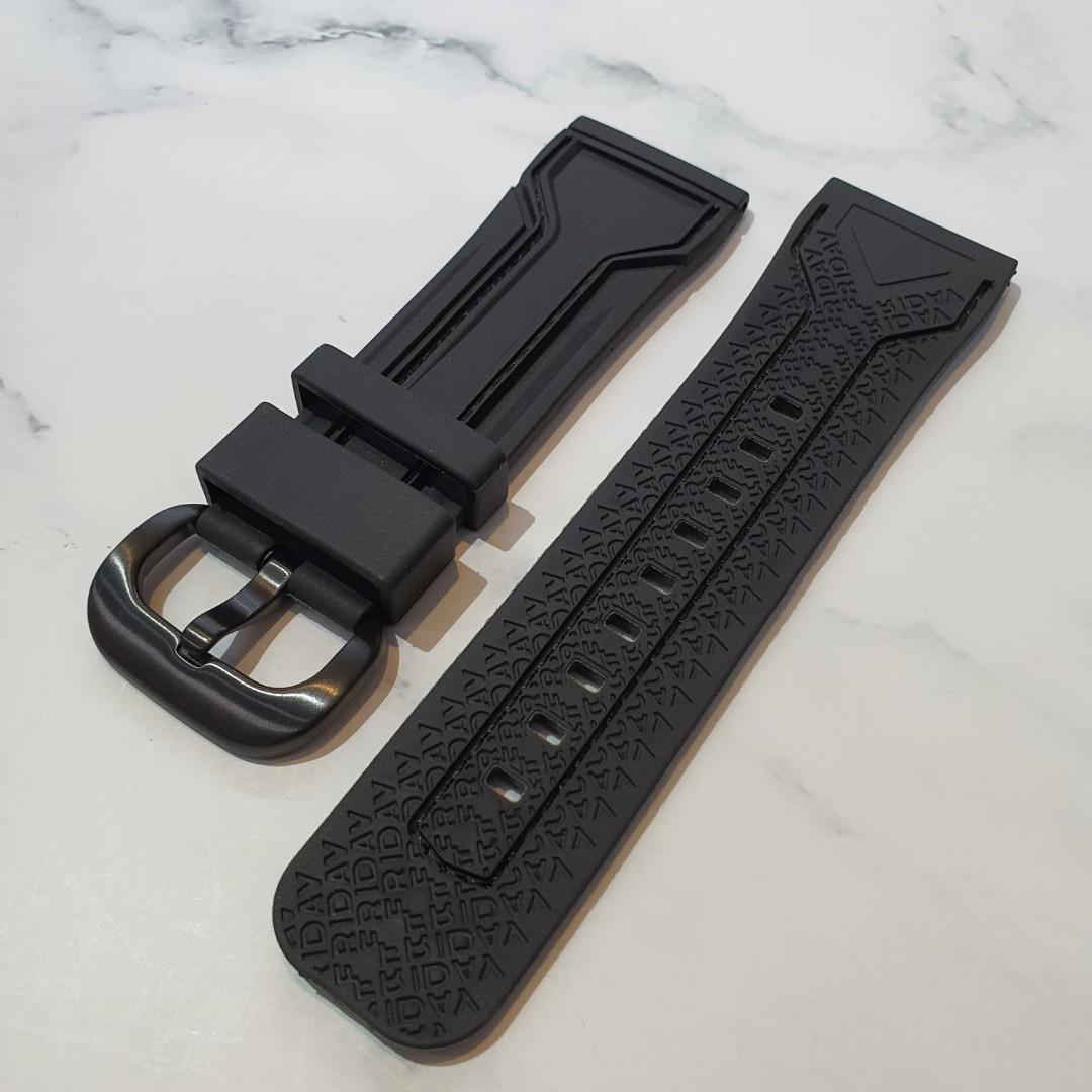 SevenFriday Rubber Strap 28mm, Men's Fashion, Watches & Accessories ...