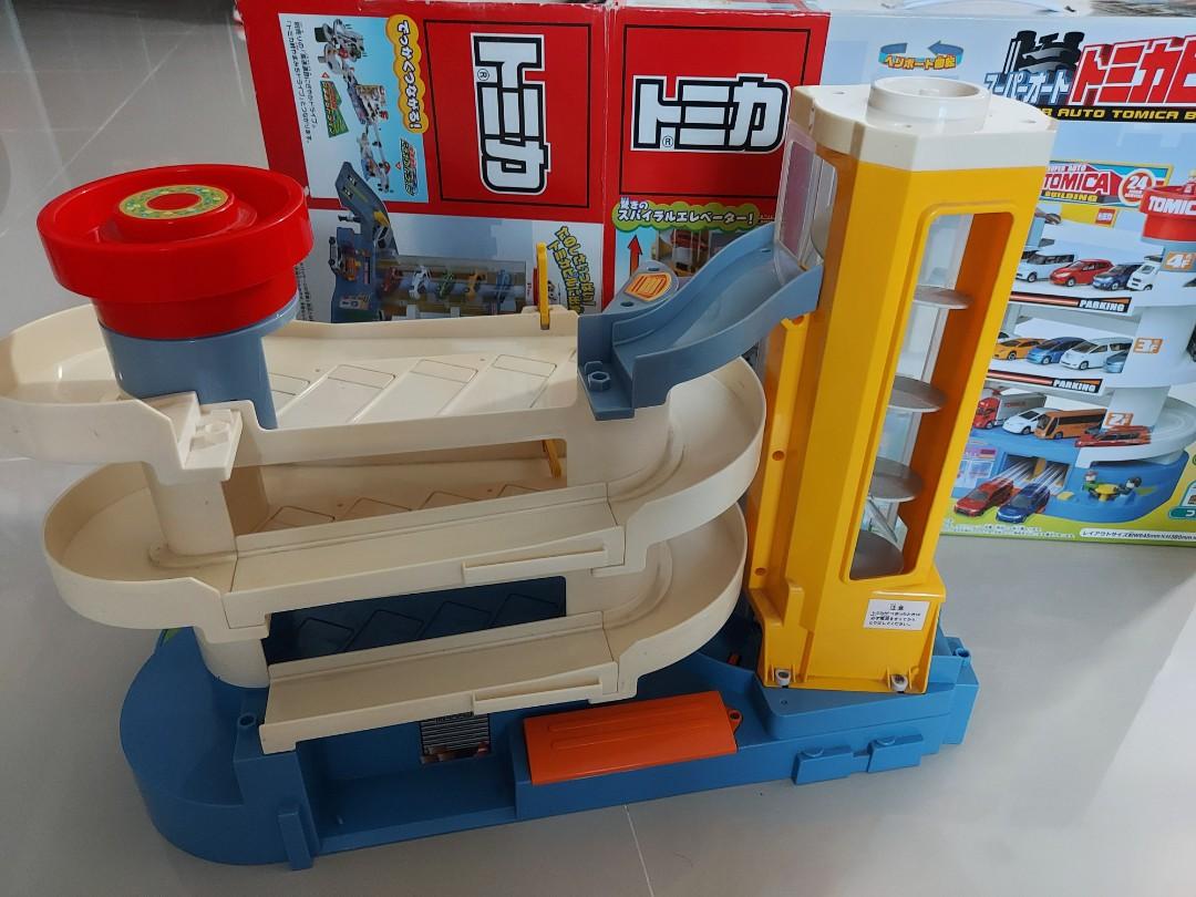 Super Auto Tomica Building Carpark Garage, Hobbies & Toys, Toys & Games ...
