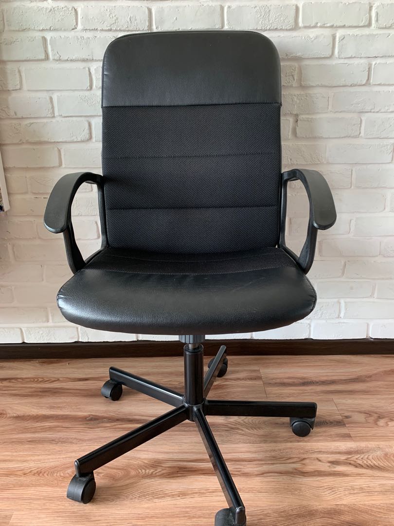 IKEA Renberget Swivel chair, Furniture & Home Living, Furniture, Chairs ...