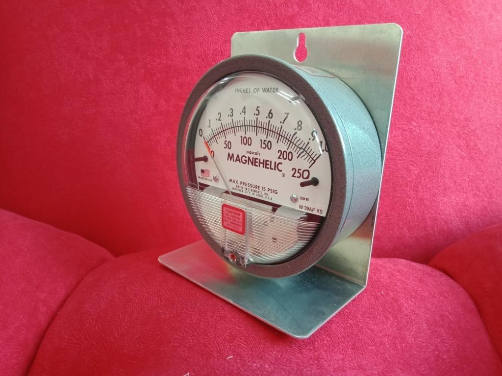 Magnehelic Differential Pressure Gage, Magnehelic Gauge, Dwyer ...
