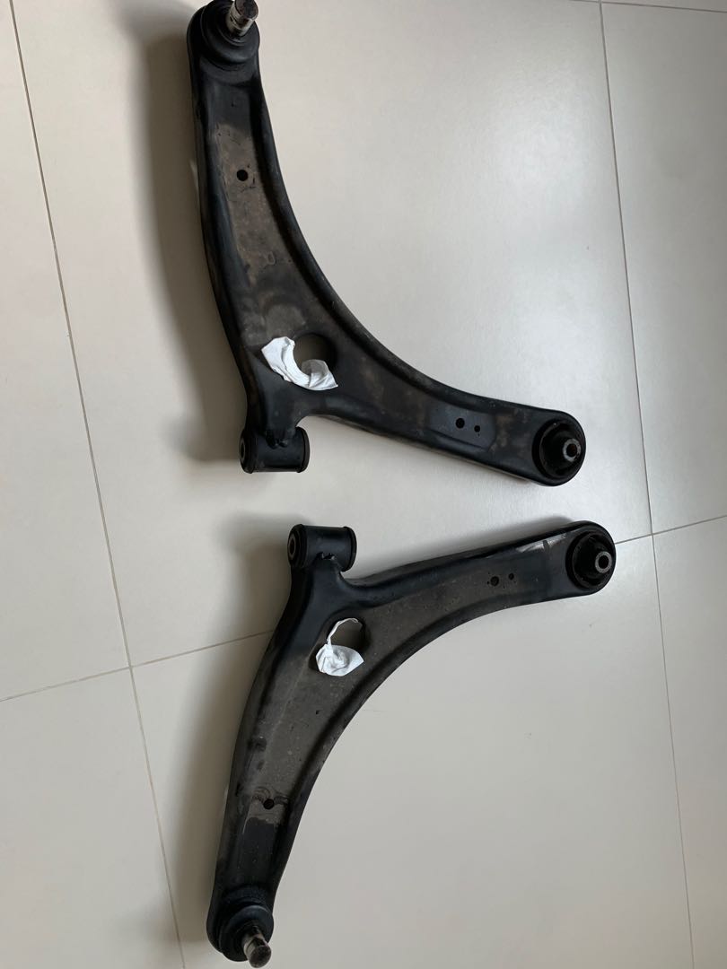 Mitsubishi Lancer ex lower arm, Car Accessories, Accessories on Carousell