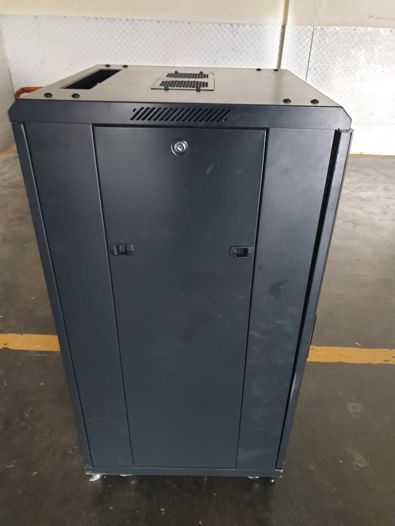 21U SERVER RACK W WHEEL, Computers & Tech, Parts & Accessories ...